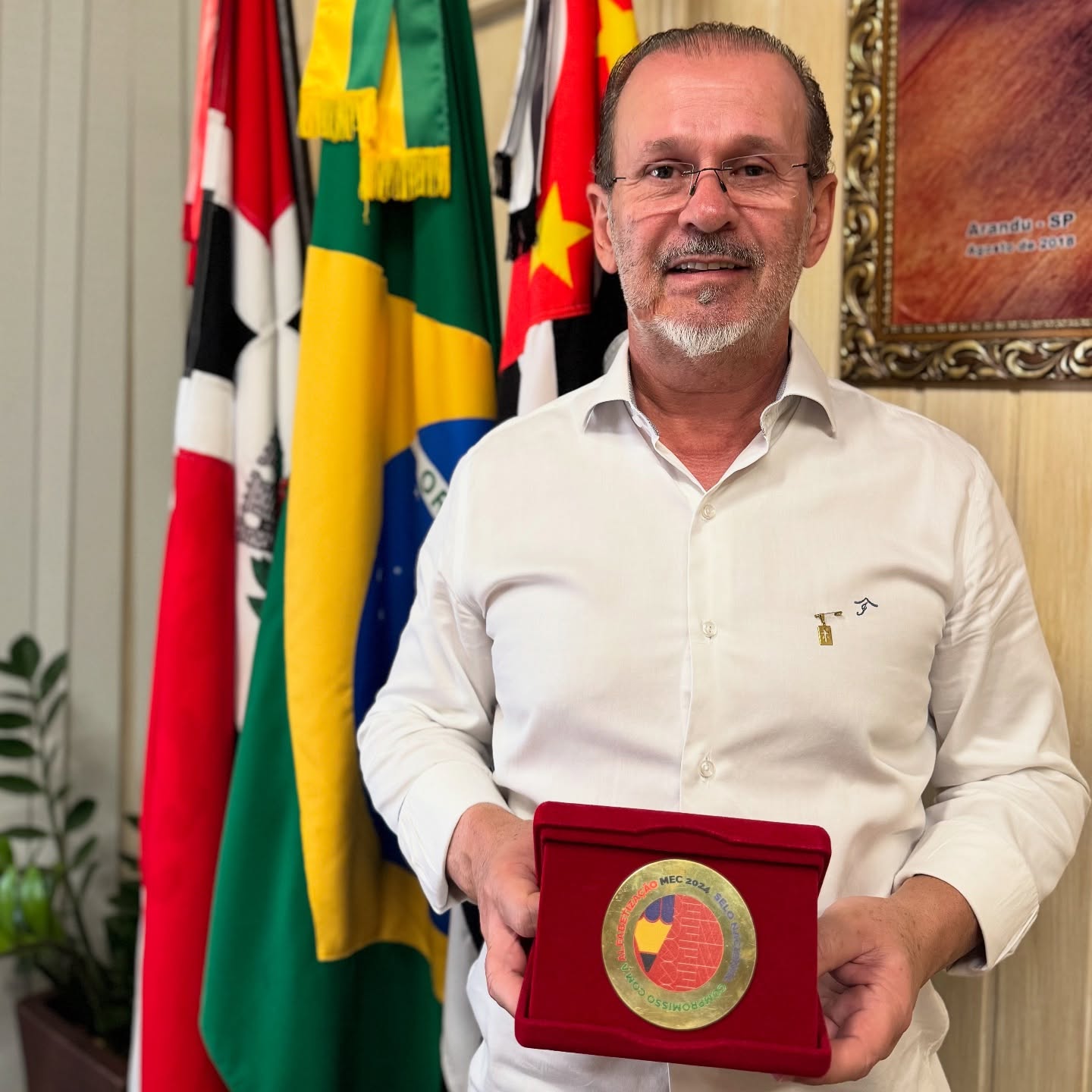 ARANDU RECEBE SELO OURO DO MEC POR COMPROMISSO COM A ALFABETIZAÇÃO – A ...